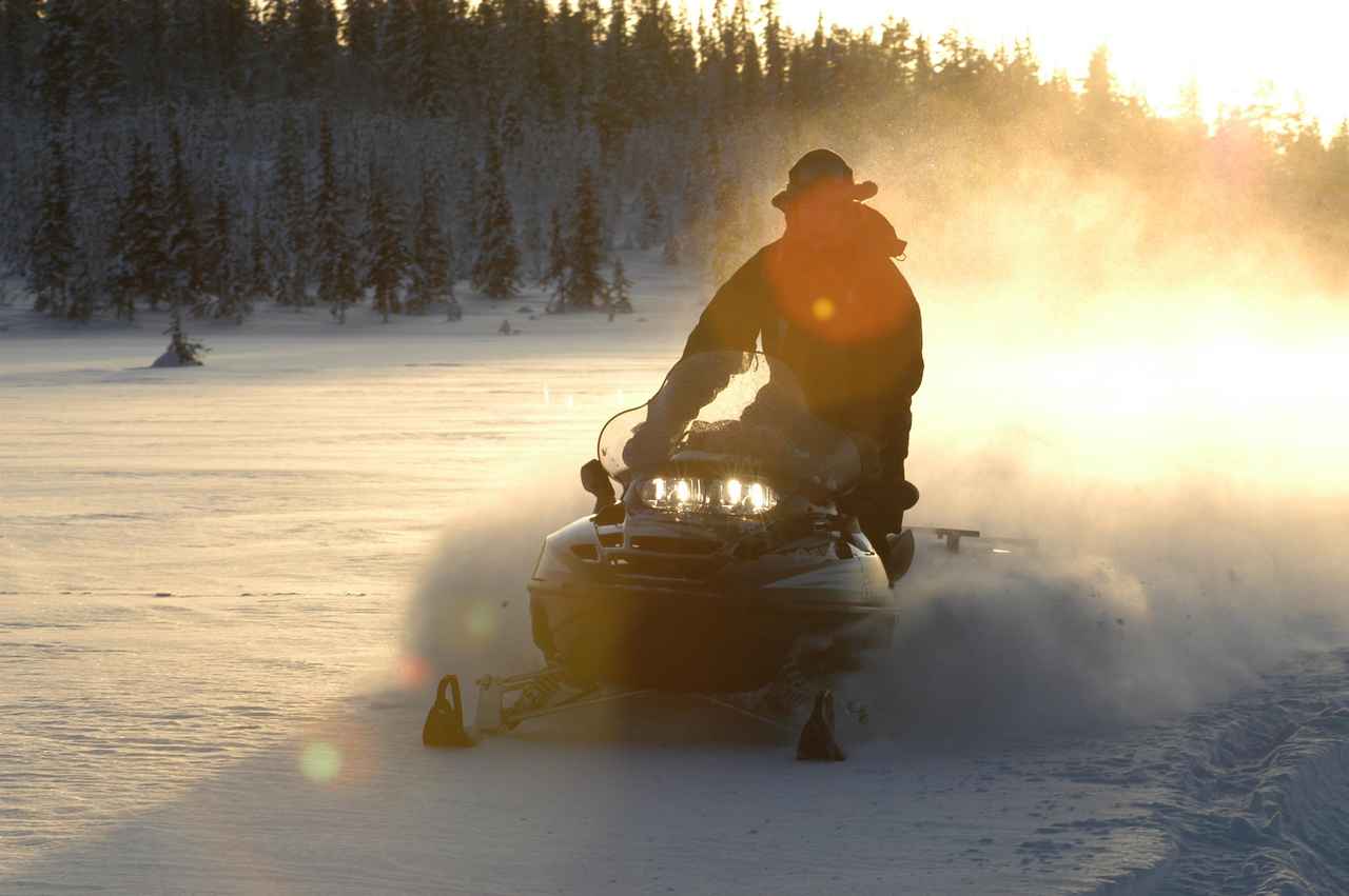 Snowmobile tours and adventures in Sweden | Visit Sweden